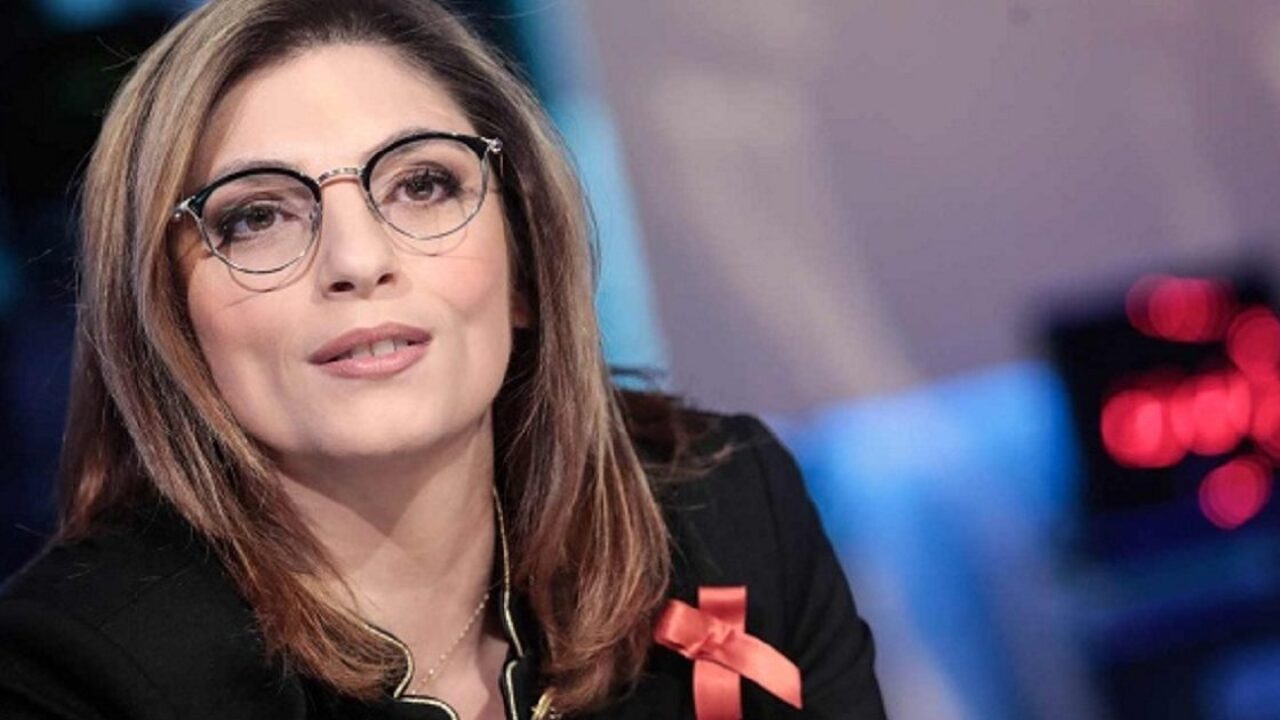 Laura Castelli: il commento sulla ristorazione, la replica di Fipe