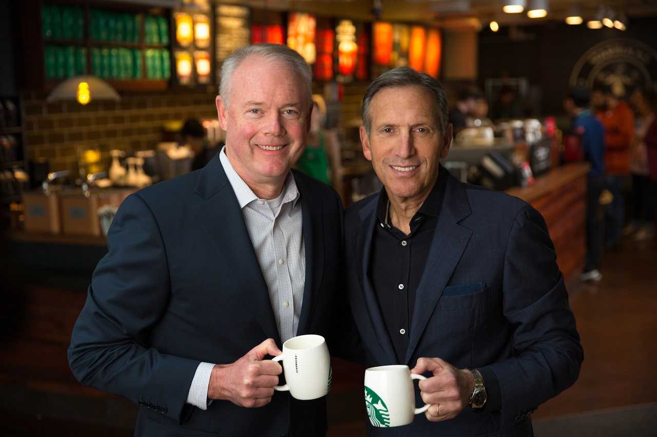 Cambio ai vertici di Starbucks: Howard Schultz torna come ceo ad interim